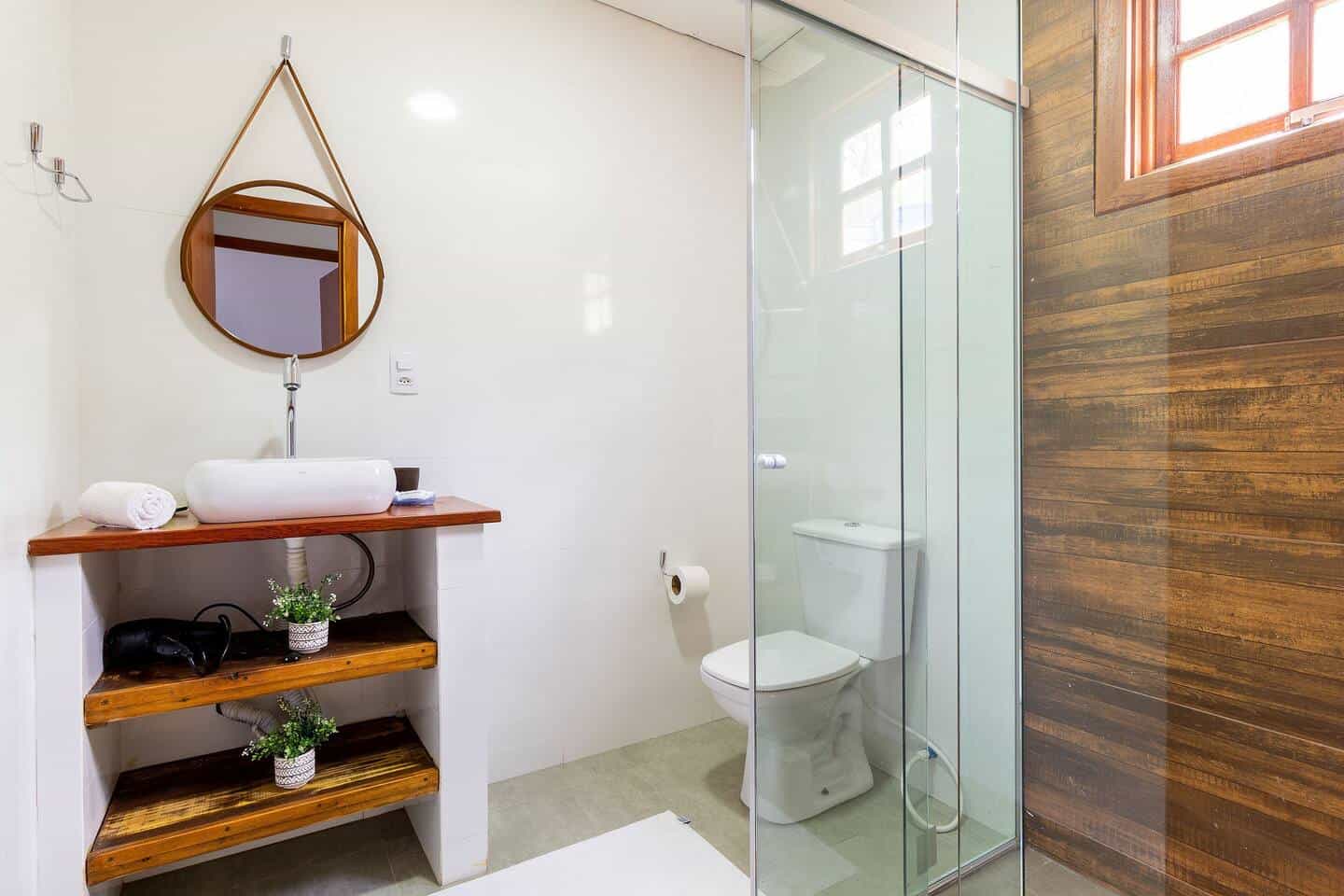 10 Ideias de Banheiros Simples e Bonitos para Inspirar Sua Reforma ...